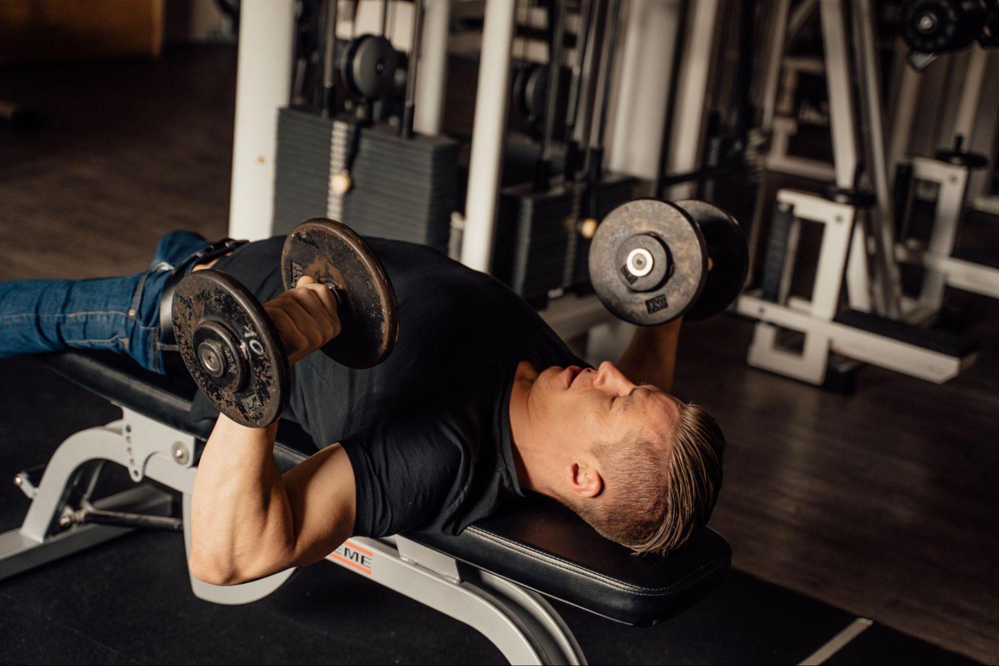 6 Dumbbell Chest Workouts and Exercises | HUMBLEROOTS Performance